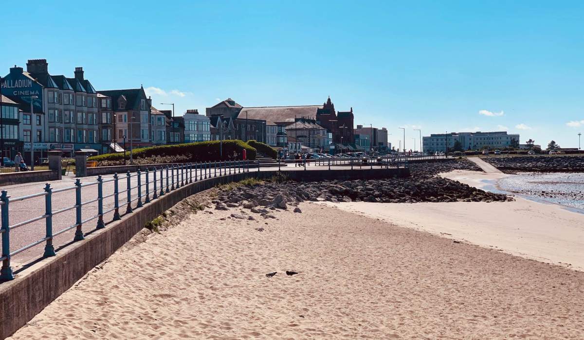 Home Page - Leighton Travels!