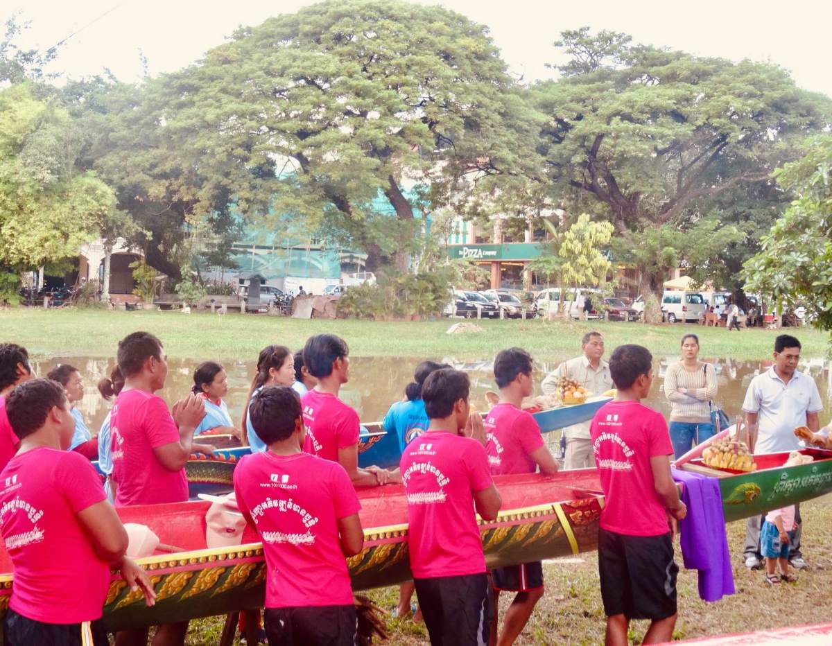 Bon Om Touk Water Festival in Cambodia. - Leighton Travels!