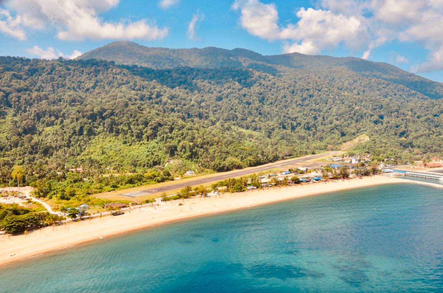 An Adventurous Weekend on Tioman Island. - Leighton Travels!