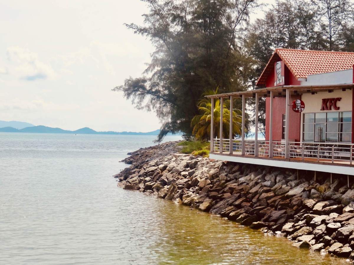 Sun and Serenity on Sibu Island, Malaysia. - Leighton Travels!